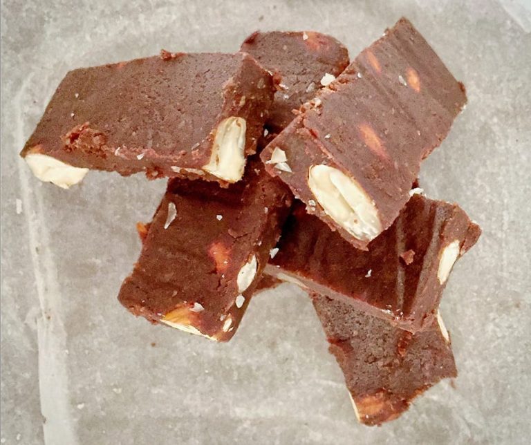 Chocolate con almendras - Kinu Coaching por Matías Health Coach